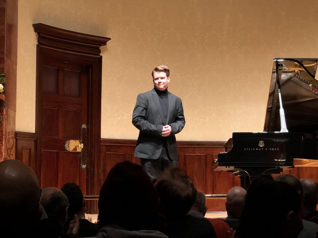 MARK VINER WIGMORE HALL DEBUT RECITAL